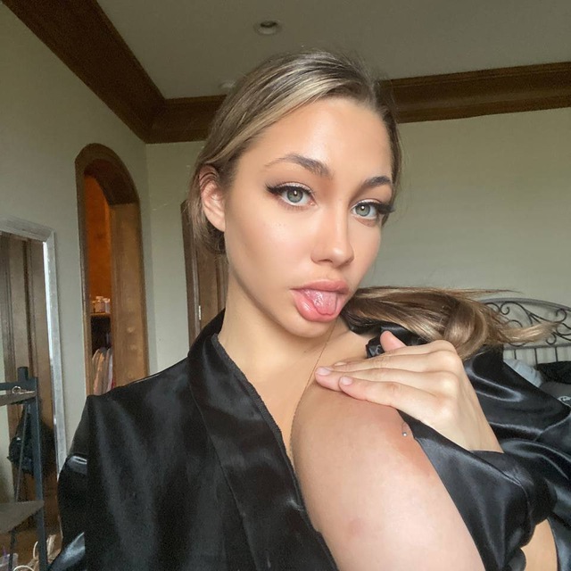 Telegram channel "Celina Smith 18+ Leaks 💦🍌" — @Celinasmithl — TGStat